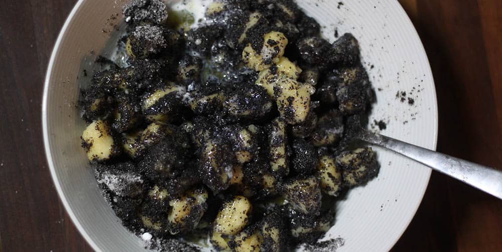 Šišky s mákem - potato dumplings with poppy seed - Czechology