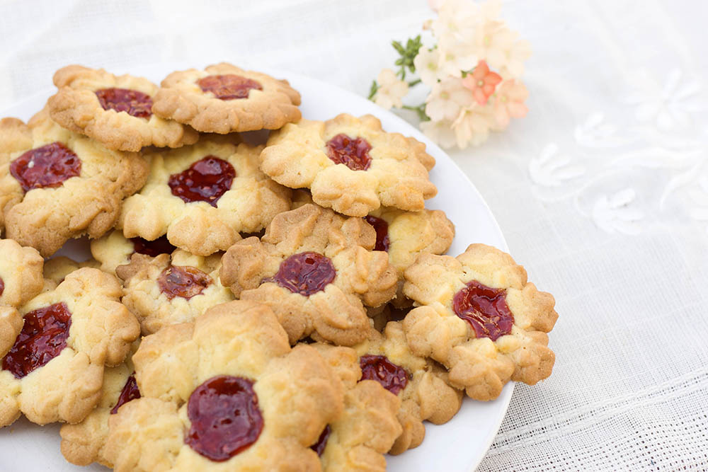 Lucie, Czech Retro Butter Cookies - Czechology