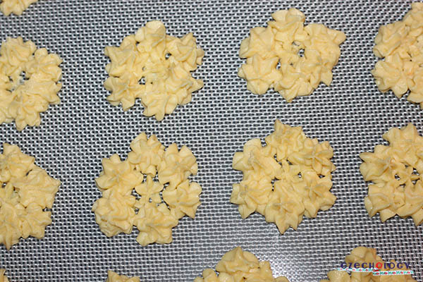 Lucie, Czech Retro Butter Cookies - Czechology