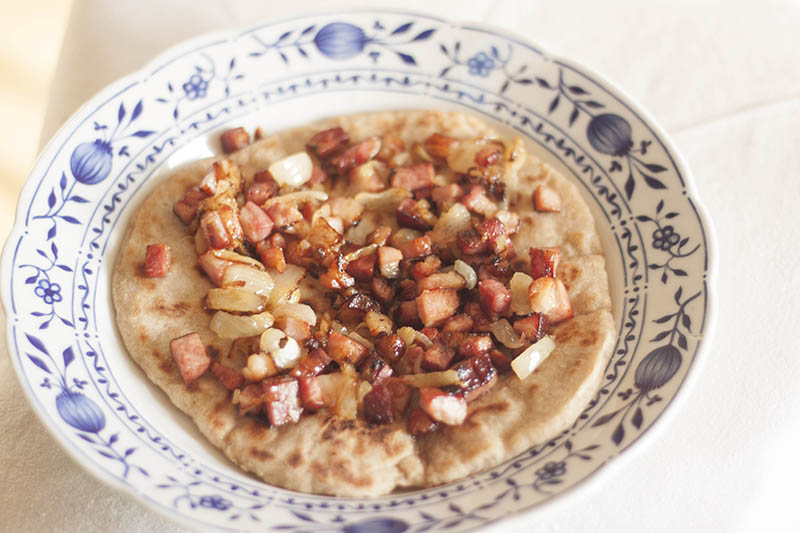 Rye Flatbread with Meat and Onion - Czechology